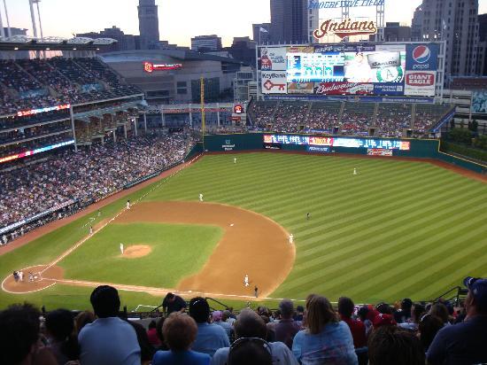 Wolverines and Buckeyes Take Rivalry Outdoors – Hockey World Blog